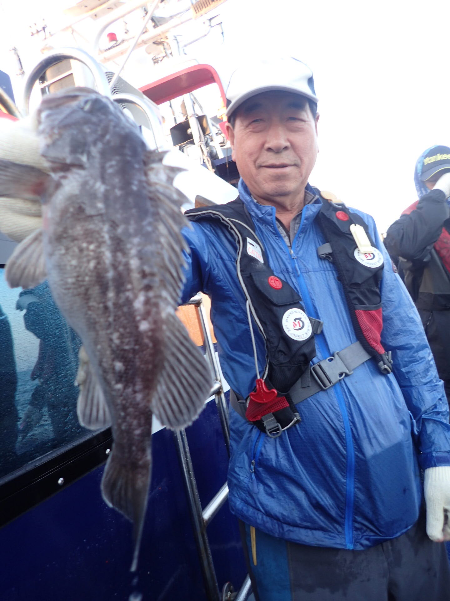 천지 5 호 밴드에 가입하시면 그날의 낚시 동영상을 보실수있습니다